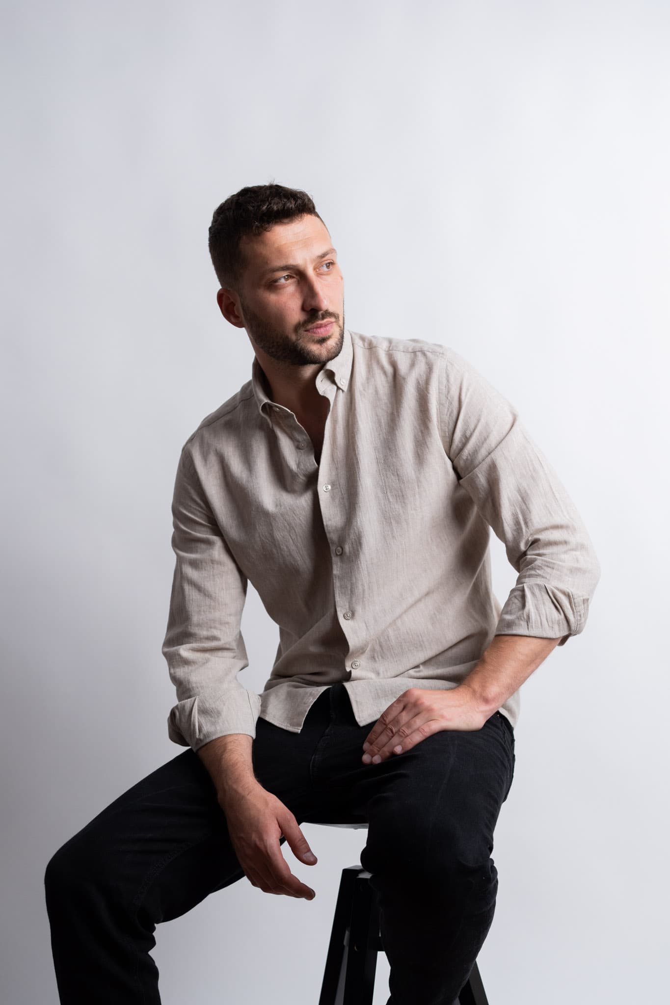 The Godeanu Linen Shirt - Beige | De IONESCU Est. 2019®